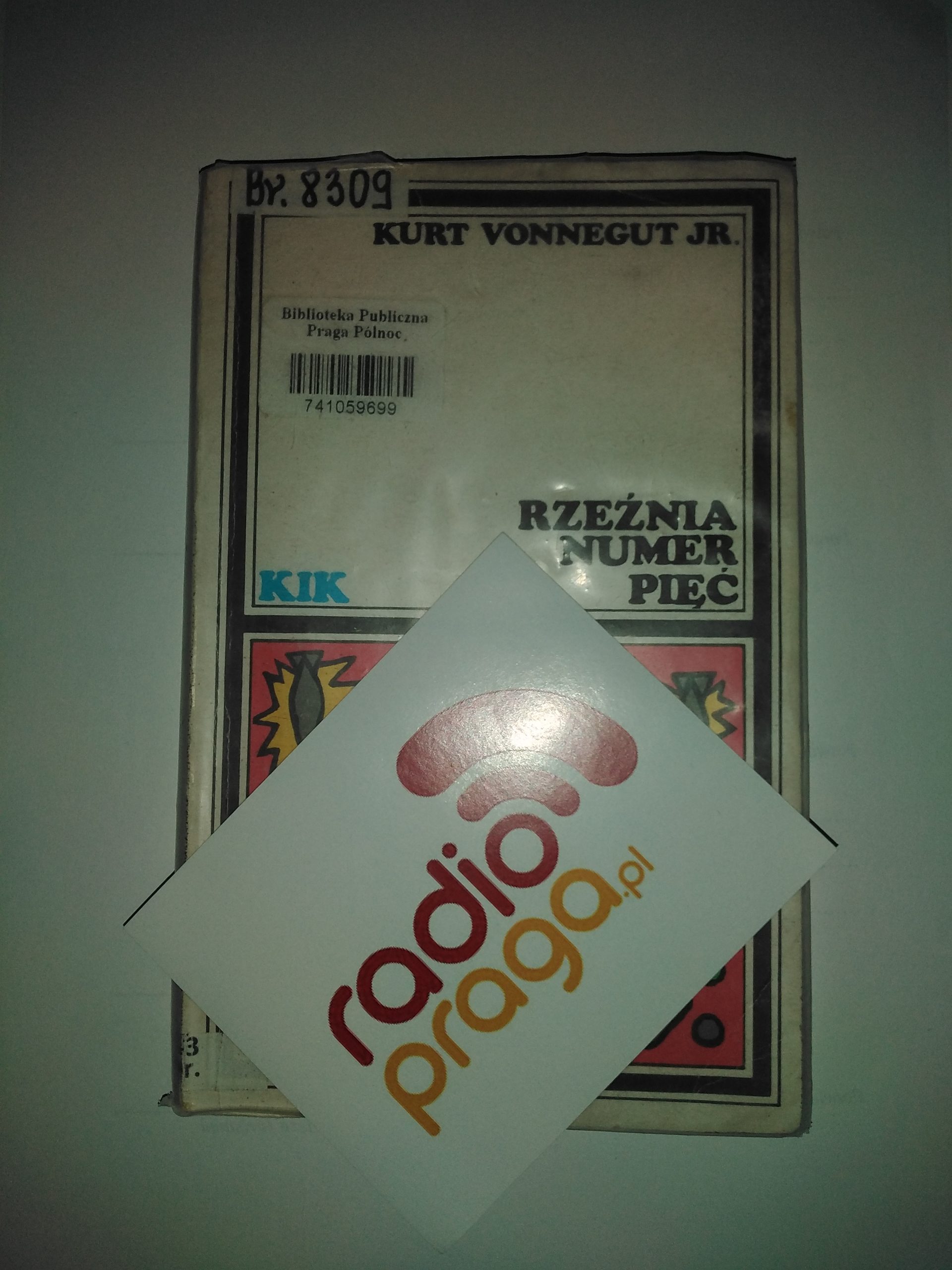 Klasyczny Kurt Vonnegut z " Rzeźnią numer pięć" wiosenną propozycją ...